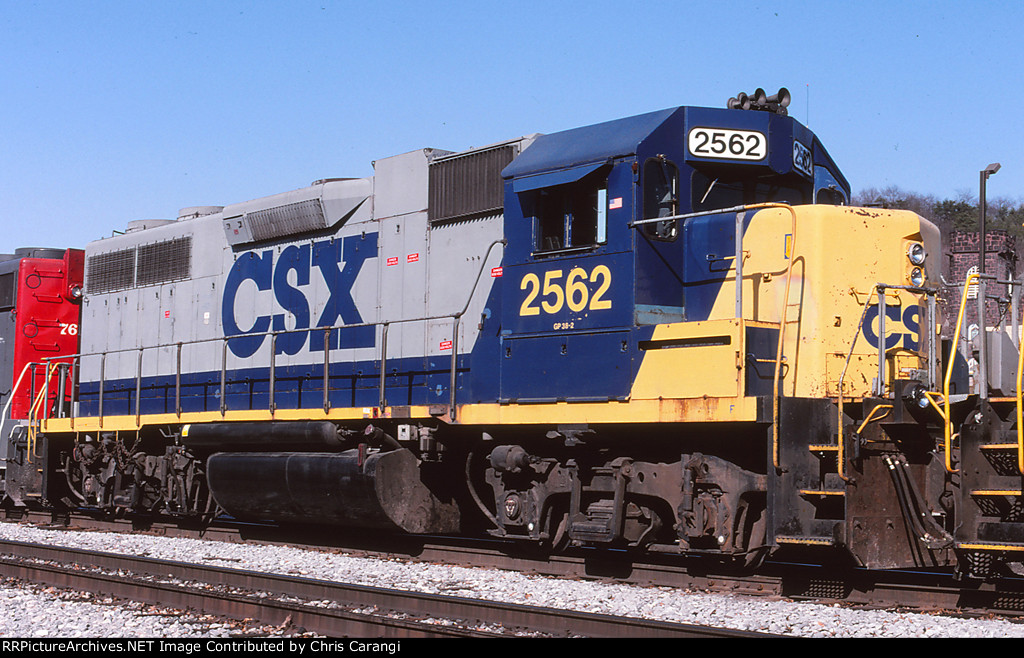 CSXT 2562 on Q317-26